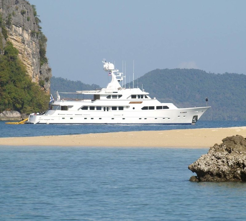 MAVERICK Yacht Charter Details, Sterling Shipyards | CHARTERWORLD ...